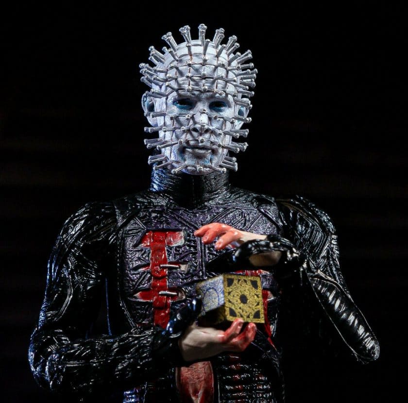 Hellraiser figurine Ultimate Pinhead 17 cm - La Quatrième Dimension