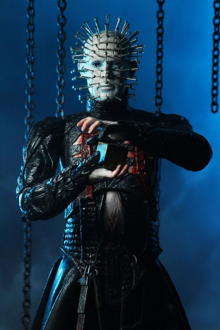 Hellraiser figurine Ultimate Pinhead 17 cm - La Quatrième Dimension